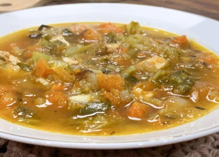Receta de delicioso y calientito Caldo de Peta - Recetas de Bolivia