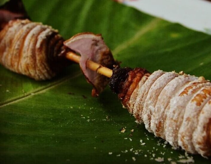 Receta de Pinchos de Chontacuro Bolivianos - Recetas de Bolivia